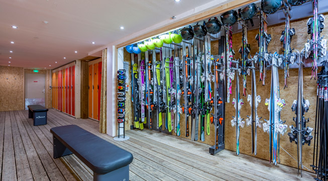 ski-room-slide1 - Santa Terra